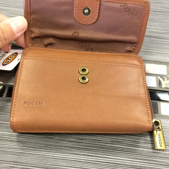 Fossil | Bags | Fossil Wallet | Poshmark
